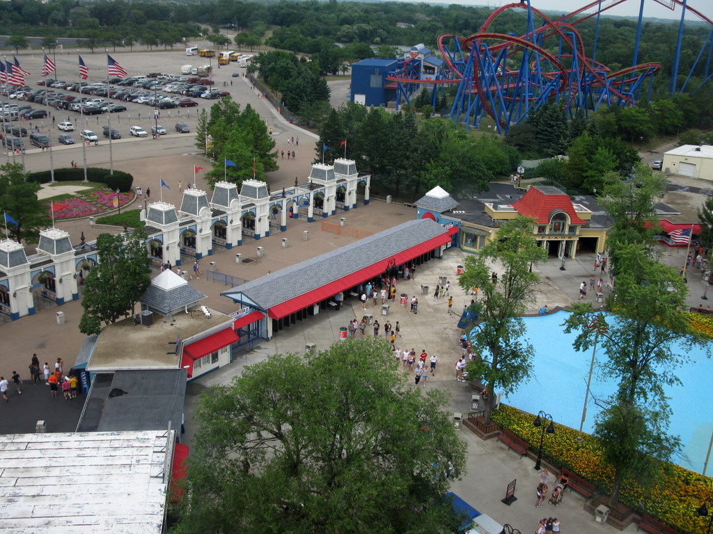 Six Flags Great America from the air! - Coaster101