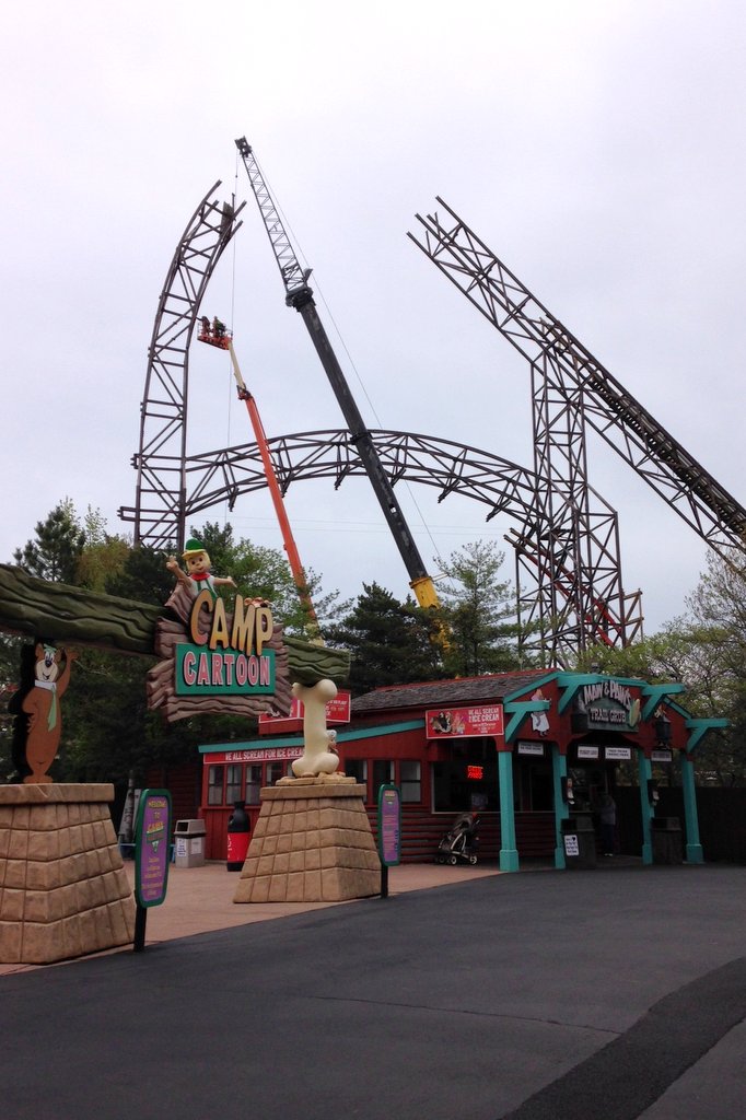 Goliath Construction Update: Lift Hill Almost Complete - Coaster101