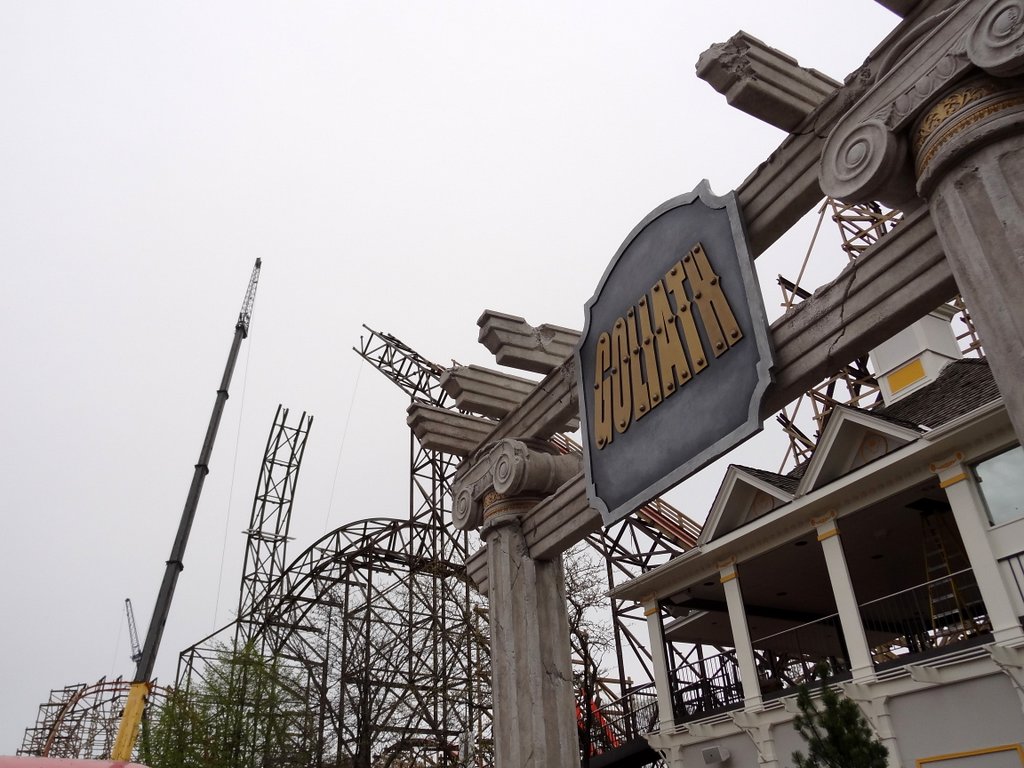 Goliath Construction Update: Lift Hill Almost Complete - Coaster101