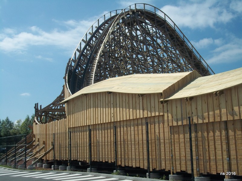 Heidi the Ride awaits at Plopsa de Panne - Coaster101