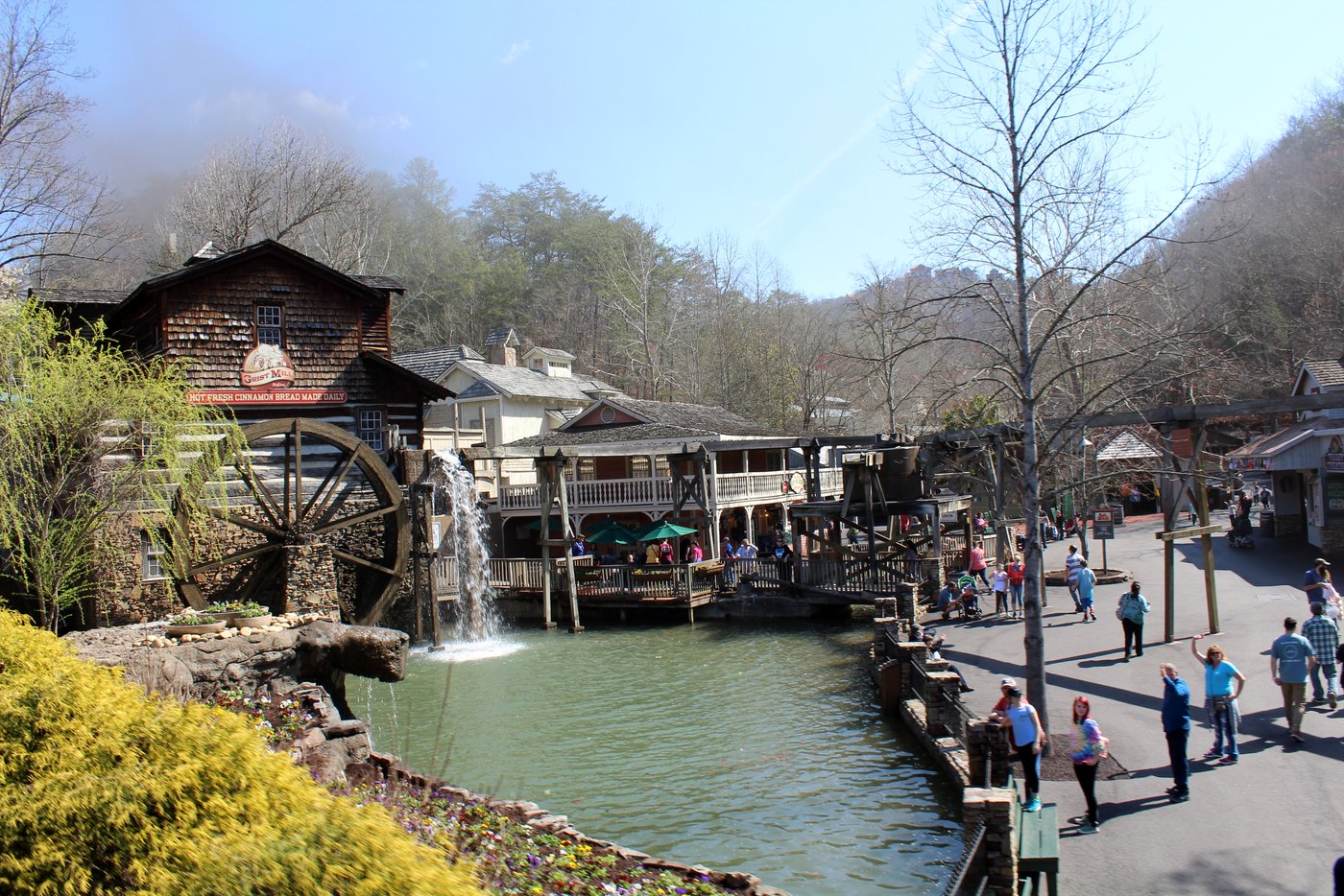 Dollywood 2018 Opening Weekend Update - Coaster101