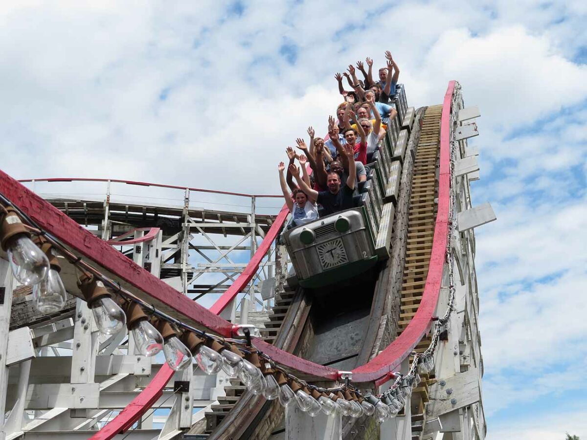 Which Park Can Stake Claim to the "Wooden Coaster Capital Of The World ...
