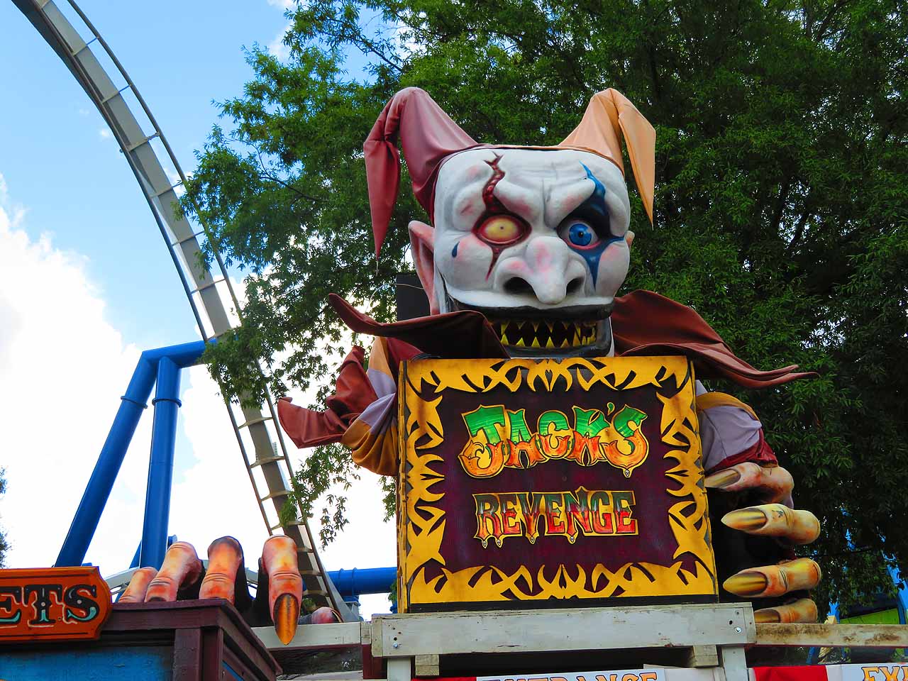 SCarowinds Begins To Take Shape - Coaster101