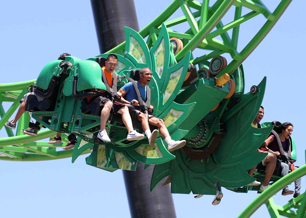 Green Lantern First Flight Roller Coaster