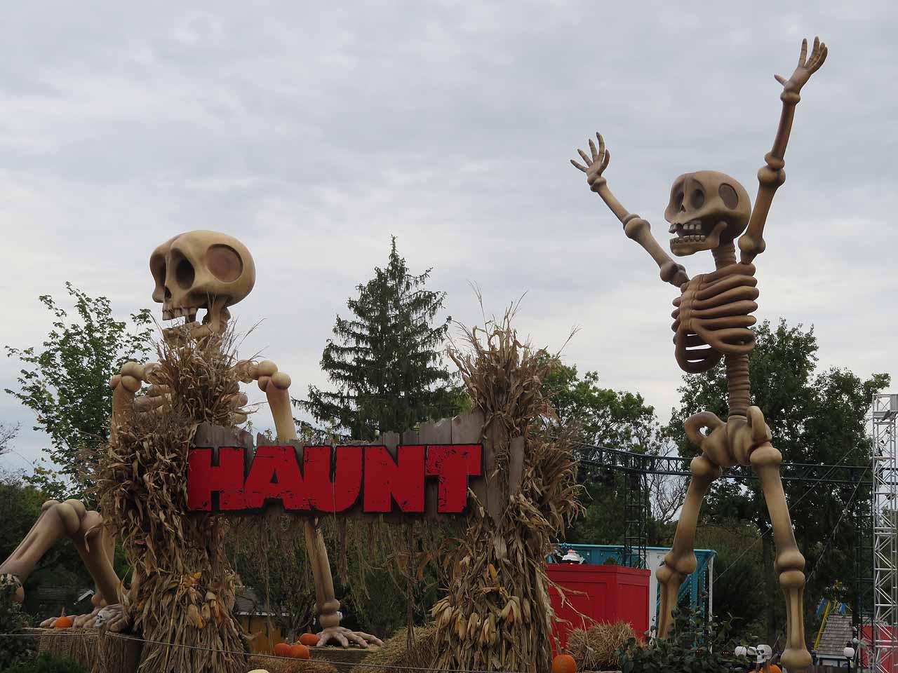 Legacy Cedar Fair/Six Flags "Halloween Haunt" Now Has A Cost...How Much ...
