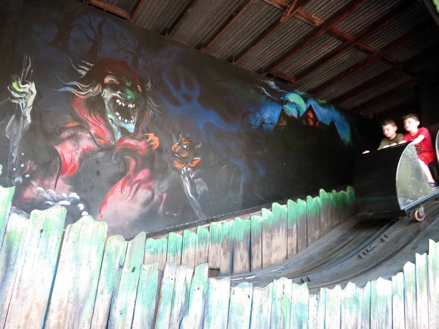 Eight Unusual Roller Coaster Types Around The World - Coaster101