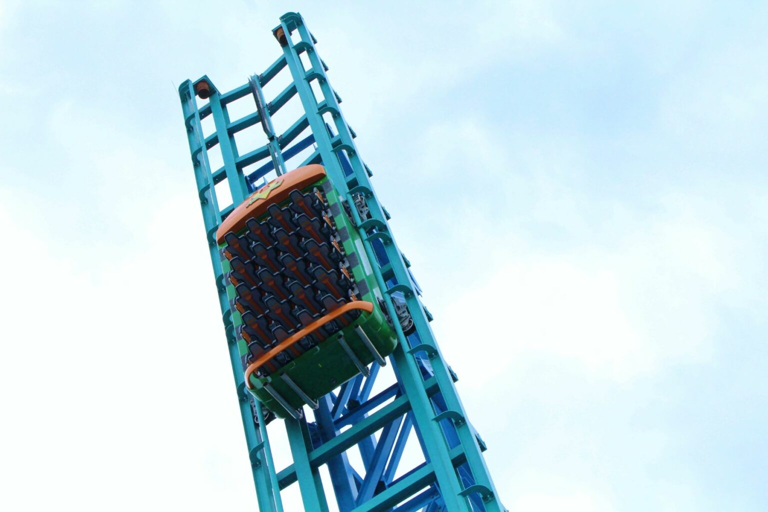Aquaman: Power Wave Testing at Six Flags Over Texas - Coaster101
