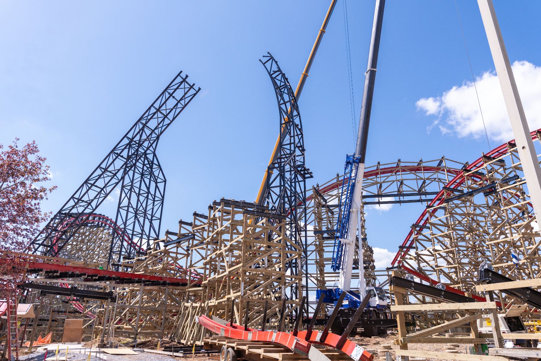Wildcat's Revenge Topped Off and More Construction Photos - Coaster101