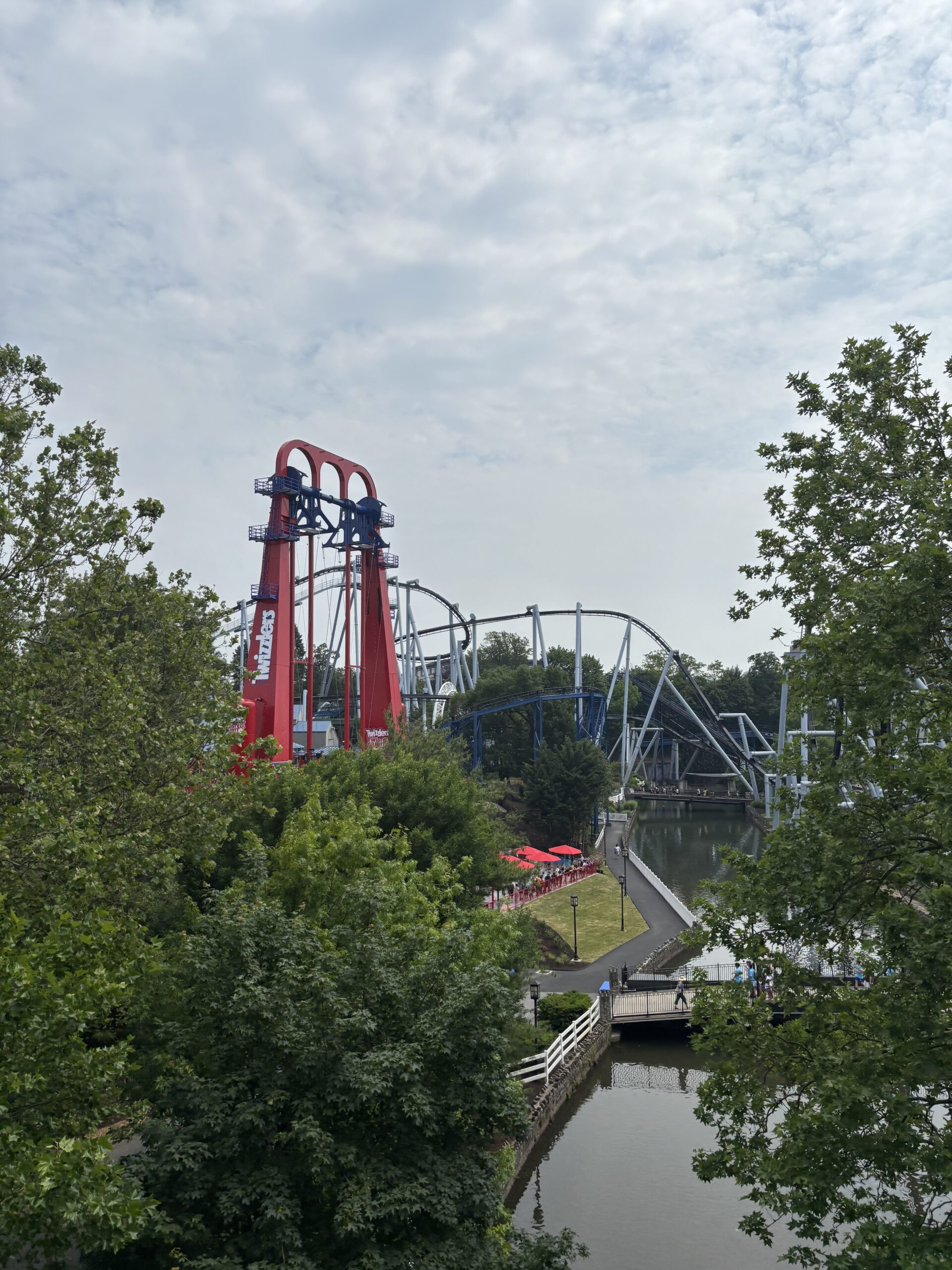 Review: Twizzlers Twisted Gravity at Hersheypark - Coaster101