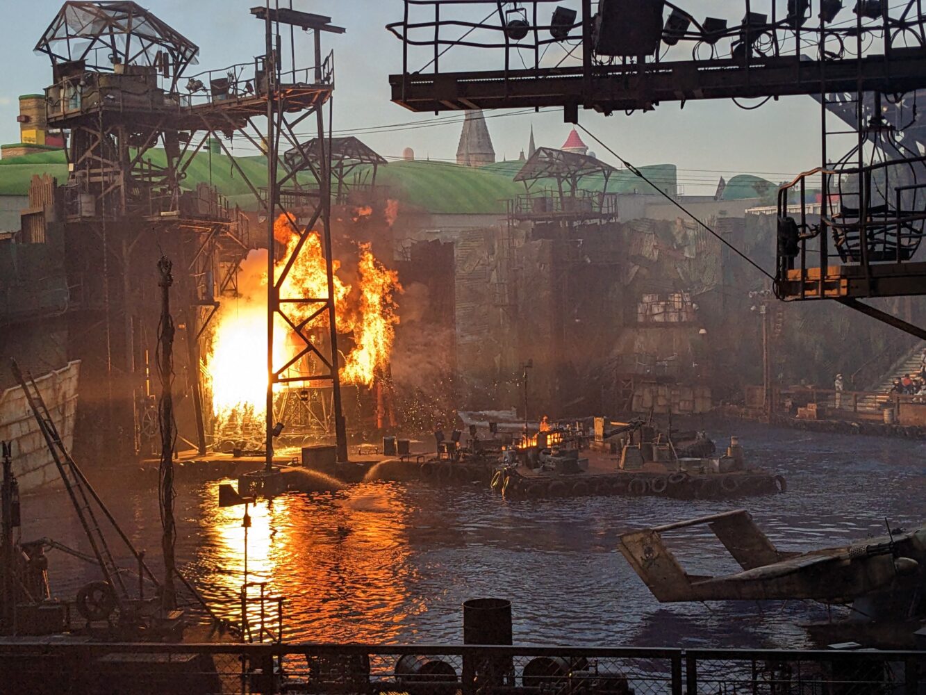 Celebrating 30 Years of "WaterWorld: A Live Sea War Spectacular ...