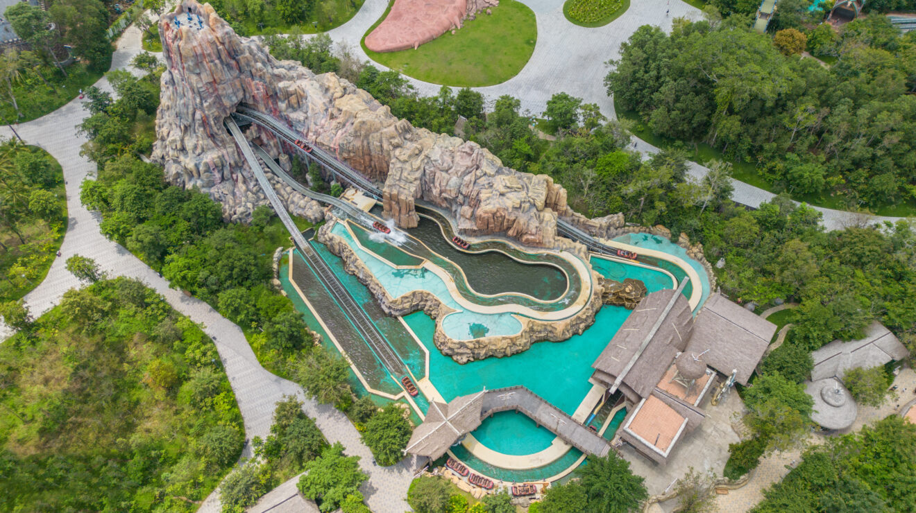 Something In The Woods: Carowinds Begins Teasing For 2027 - Coaster101
